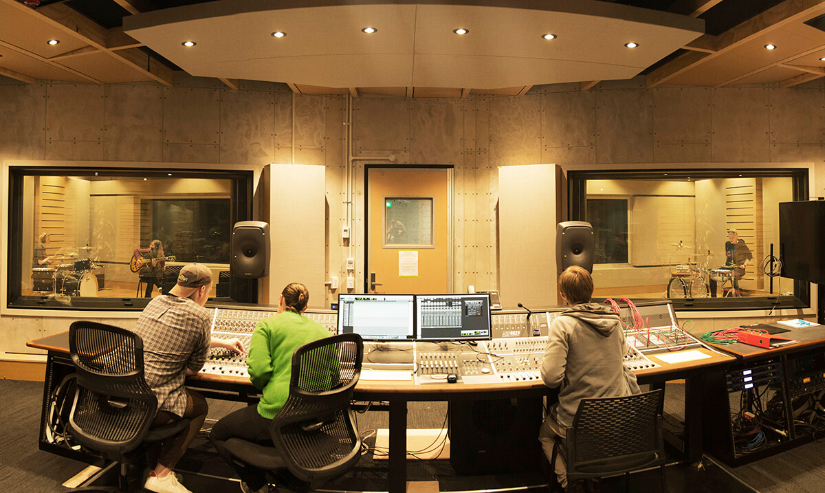 Commercial Music | Toi Rauwhārangi College of Creative Arts | Massey ...